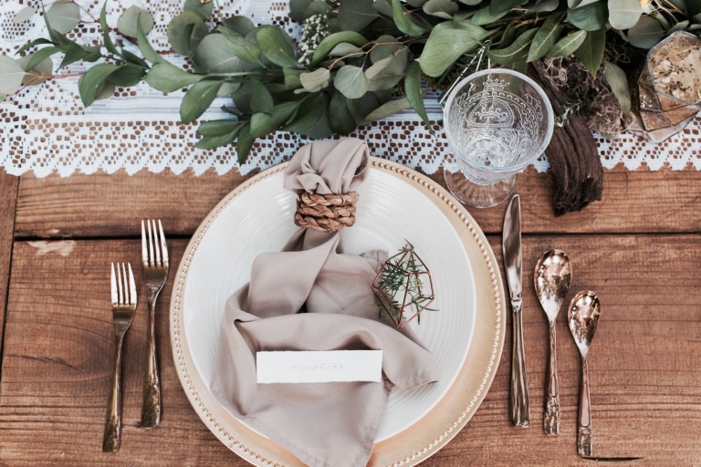 Boho Chic & Natural Table Decor Styled Shoot at Botanical Gardens